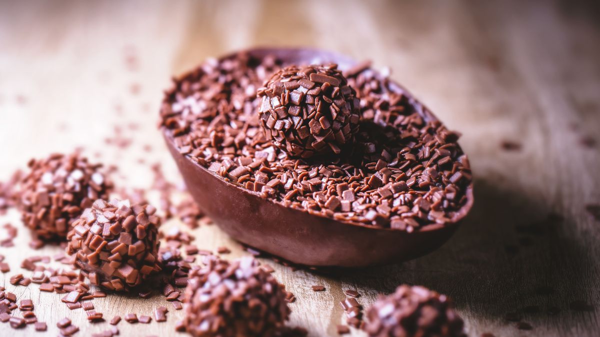 Ovo de Páscoa Trufado com Brigadeiro - Receitinhas de Mãe
